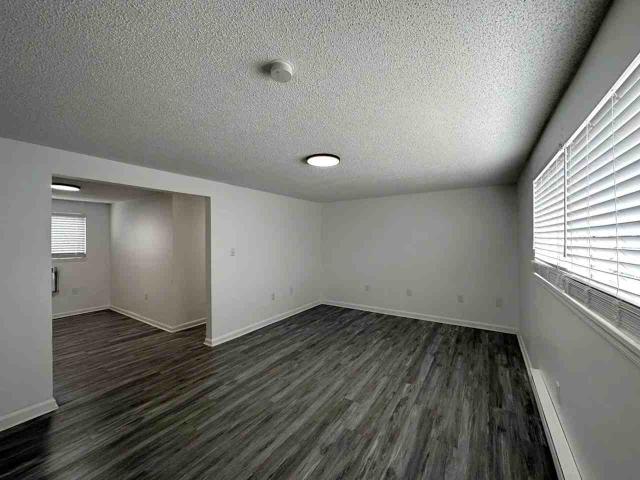 Suntree 1 Bedroom Apartment for Rent at 3040 Suntree Plz, Kansas City, KS 66103 Rosedale