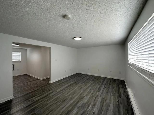 Suntree 2 Bedroom Apartment for Rent at 3040 Suntree Plz, Kansas City, KS 66103 Rosedale