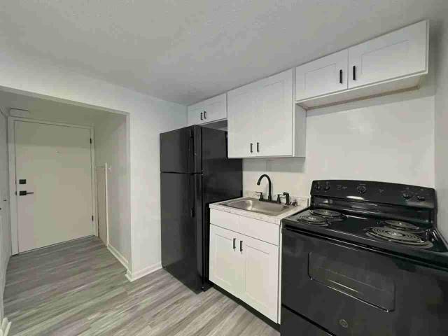 Suntree 2 Bedroom Apartment for Rent at 3040 Suntree Plz, Kansas City, KS 66103 Rosedale