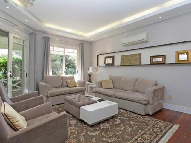 SUNTUOSA CASA EM CONDOMÍNIO DE ALTO PADRÃO!