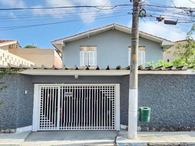 Suntuosa Casa em Rua Sem Saída de 170m² 4 dormitórios