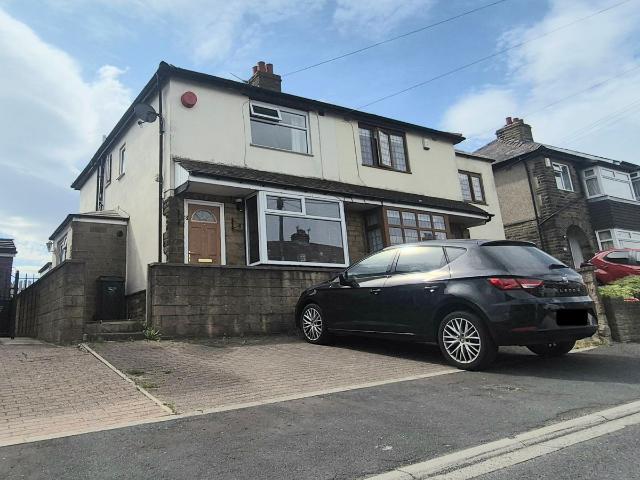 Sunway, Halifax HX3, 2 bed terraced house to rent, £850 pcm | PrimeLocation