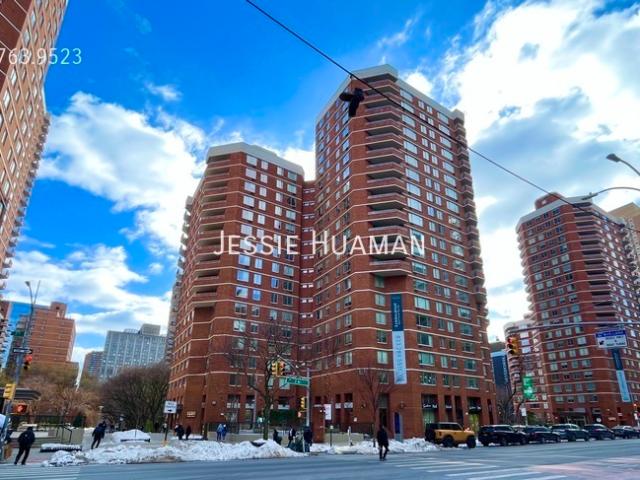 Sun Blasted 1BR in a Postwar Doorman Building | Kips Bay