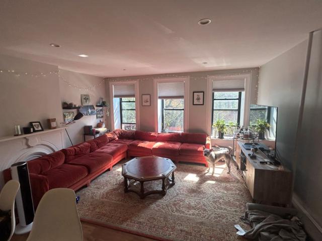 SUN DRENCHED BROWNSTONE 2 STORY ROOM W/D IN UNIT