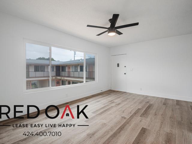 ~2 Weeks FREE~ Sun Drenched One Bedroom with Hardwood Style Floors, On Site Laundry, and Parking Included ~ In Gardena! *Move In Special