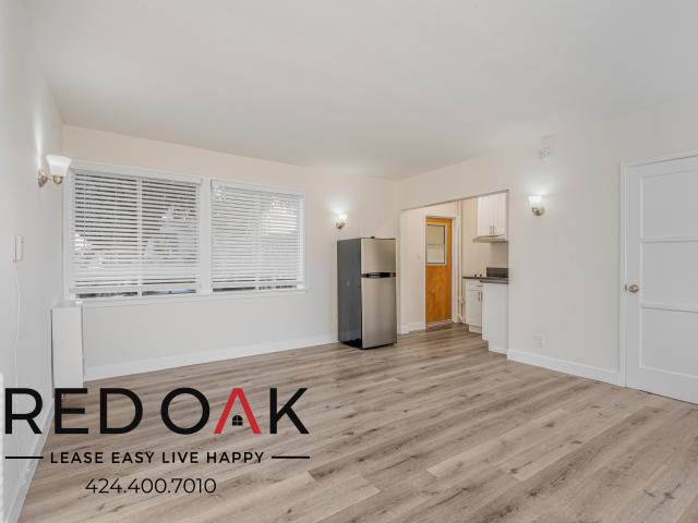 Sun Drenched Studio with Gas Furnace, Contemporary Details, Included Appliances, Walk In Closet, On Site Laundry and Included Parking! In Prime Echo Park!