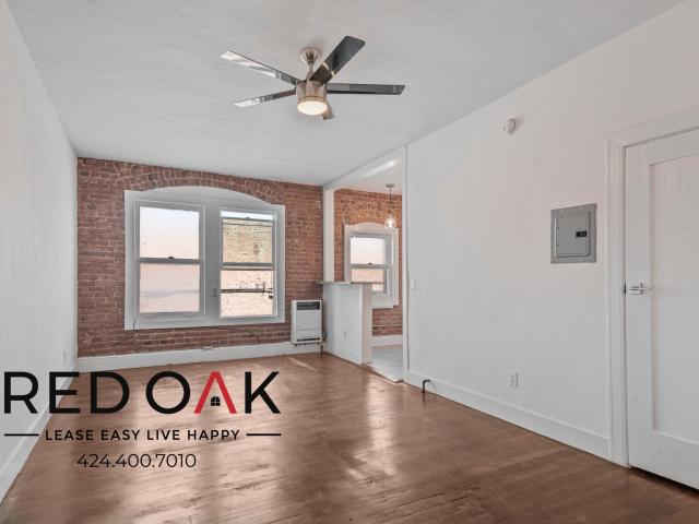 ~2 Weeks FREE~ Sun Drenched Studio with Elegant Floors ~ In Prime Melrose Hill! *Move In Special
