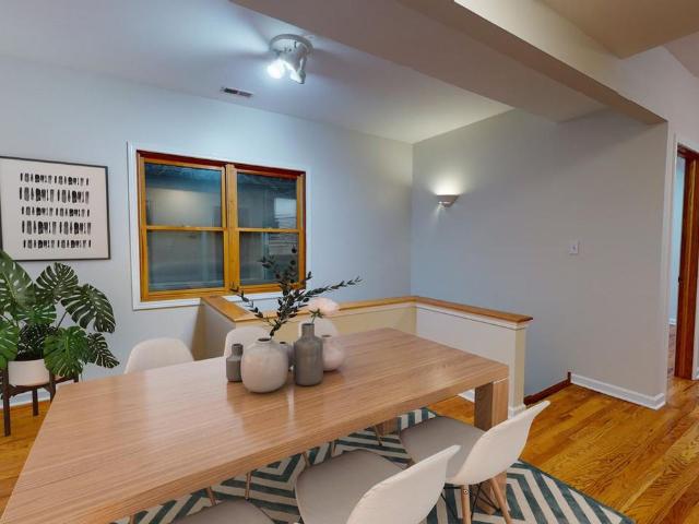 Sun filled Noble Square duplex near Wicker Park 1 Bedroom Apartment for Rent at, Chicago, IL None West Town