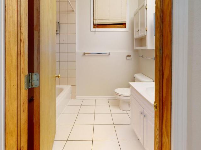 Sun filled Noble Square duplex near Wicker Park 1 Bedroom Apartment for Rent at, Chicago, IL None West Town