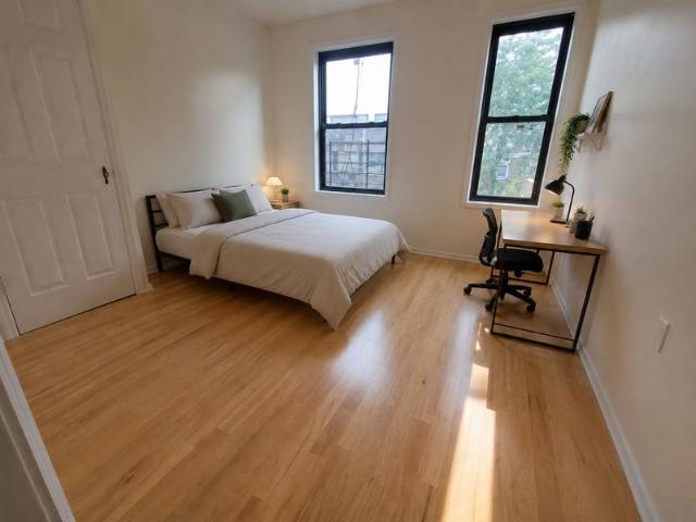 Sun Filled Furnished Room – Spacious & Stylish