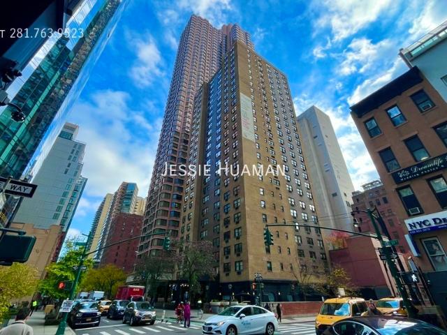 Sun Kissed 2BR in a Postwar Doorman Building | Murray Hill