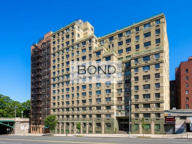Sun Soaked 1BR Flex 2BR in a Postwar Doorman Building | Upper West Side