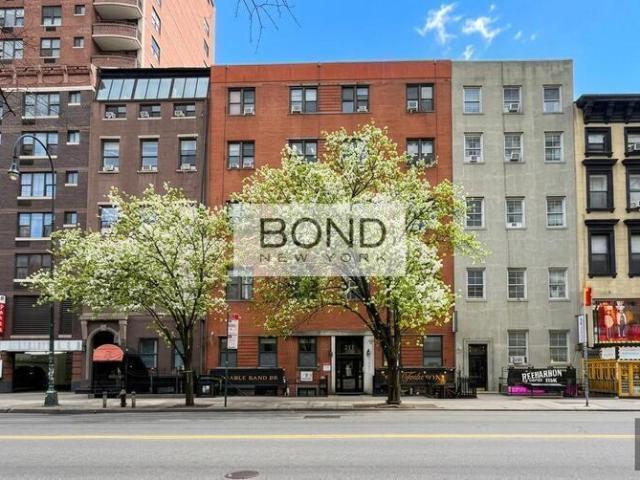 Sun Soaked 1BR + Laundry In Unit in a Prewar Elevator Building | Meatpacking District