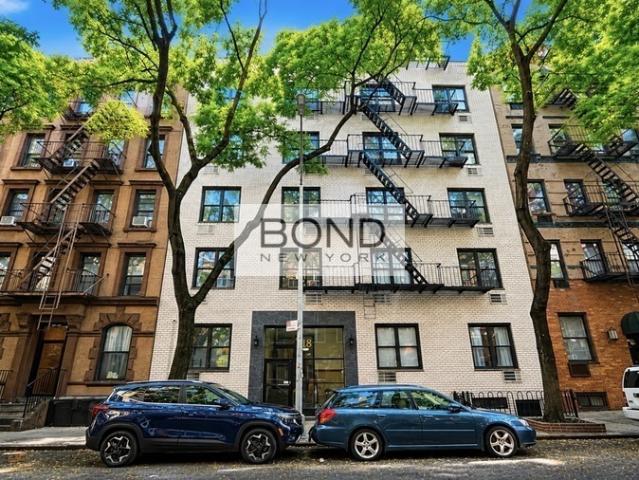 Sun Splashed Studio in a Prewar Elevator Building | Yorkville