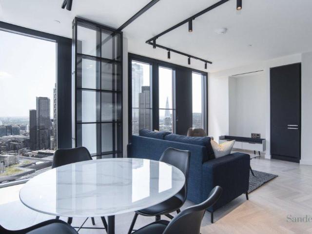 Sun Street, Greater London EC2A 2 bed flat to rent £4,600 pcm £1,062 pw