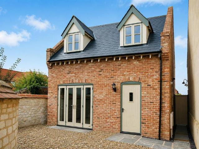 Sun Street, Isleham CB7 2 bed detached house to rent £1,215 pcm £280 pw
