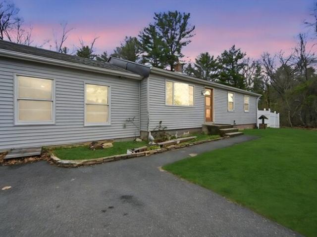 Sun Valley Rd, Holyoke, Home For Sale