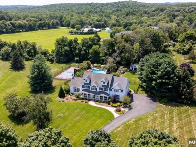 Sun Valley Way, Washington Township, Home For Sale