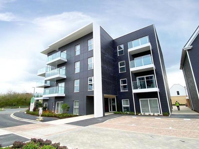 Sunapee Road, Reading, Berkshire, RG2 3 bed flat to rent £2,250 pcm £519 pw