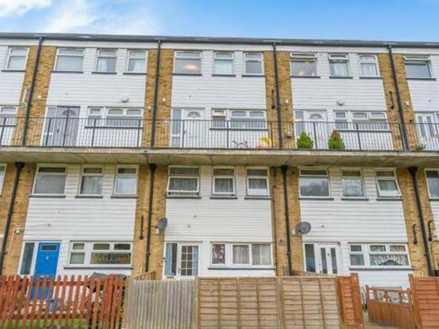 Sunbury on thames, Surrey, 3 Bedroom Maisonette