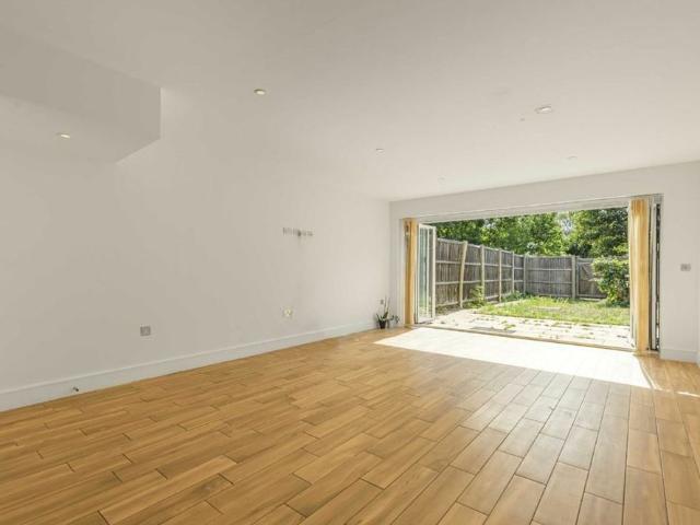 Sunbury Court Road, TW16, London