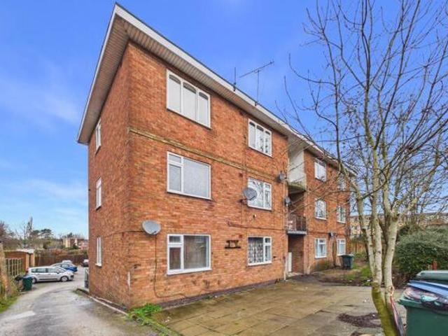 Sunbury Road, Stonehouse Estate, 2 Bedroom Flat