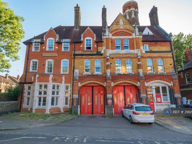 Sunbury Street, London, SE18 1 bed flat to rent £1,700 pcm £392 pw