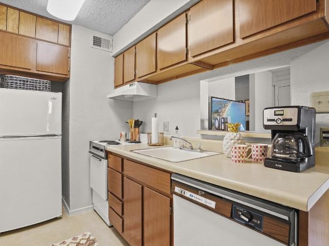 Sunchase Apartments 1 Bedroom Apartment for Rent at 8101 E 93rd St, Tulsa, OK 74133