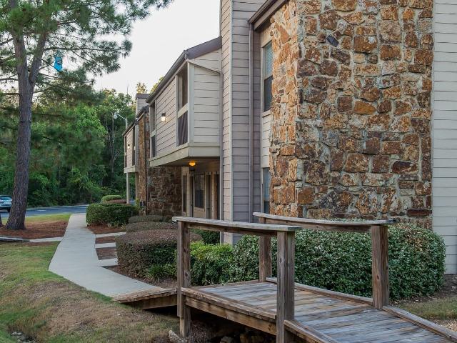 Sunchase Ridgeland Apts. 2 Bedroom Apartment for Rent at 875 William Blvd, Ridgeland, MS 39157