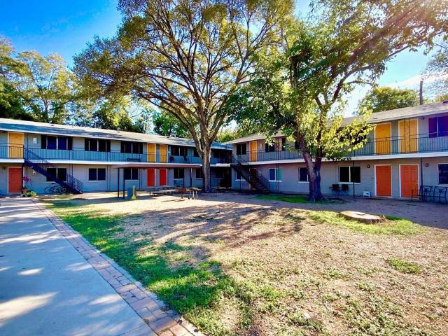 Sundance Apartments 2 Bedroom Apartment for Rent at 400 Linda Drive, San Marcos, TX 78666 Blanco Gardens
