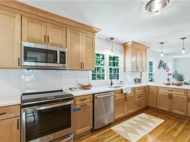 Sundale Rd, Cranston, Home For Sale