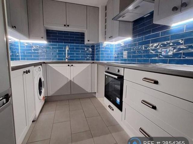 Sunderland Point, London, E16 2 bed flat to rent £1,900 pcm £438 pw