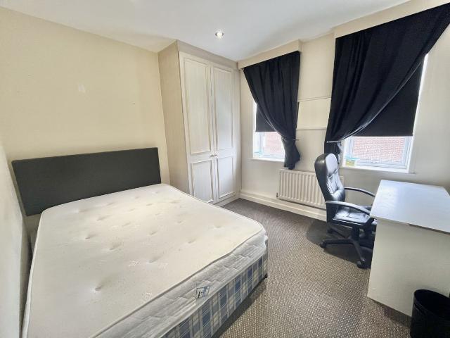 Sunderland SR4, 2 bed flat to rent, £615 pcm | PrimeLocation