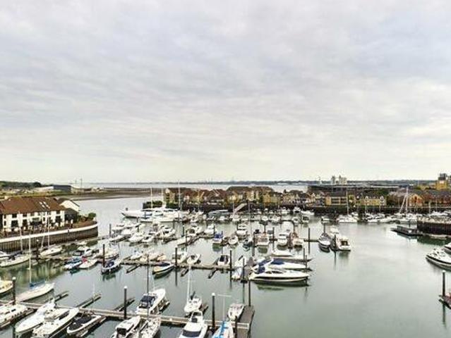 Sundowner, Channel Way, 2 Bedroom Flat
