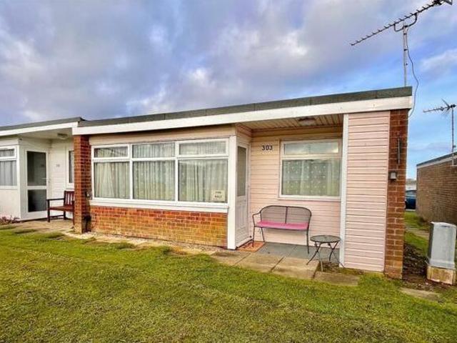 Sundowner, Newport Road, 2 Bedroom Chalet