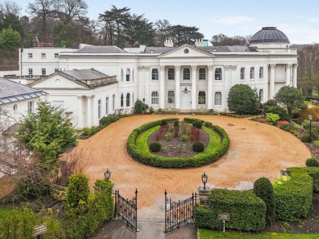 Sundridge Park Mansion, BR1 2 bed flat to rent £2,500 pcm £577 pw