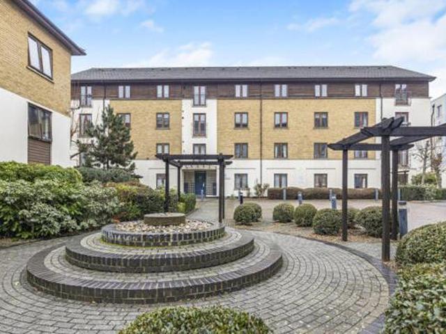Sunlight Square, London, 2 Bedroom Flat