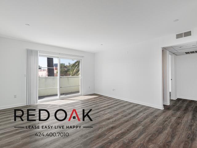 Sunlit One Bedroom with On Site Laundry, and Included Parking ~ In Westlake!