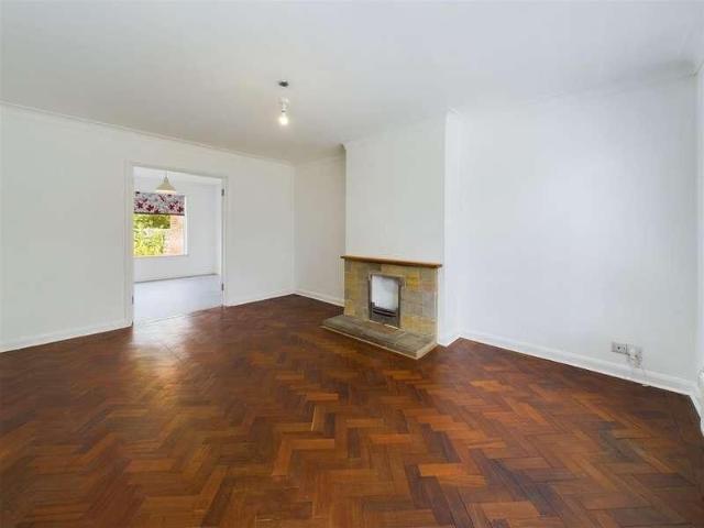 Sunna Gardens, Sunbury On Thames, TW16