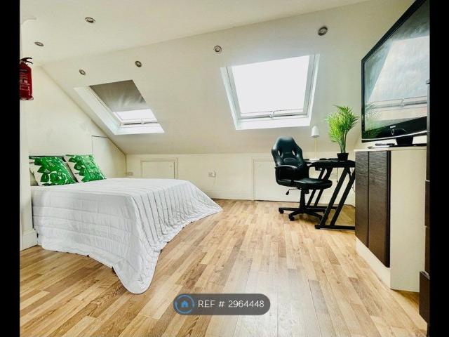 Sunningdale Avenue, London W3, Studio to rent, £1,450 pcm | PrimeLocation