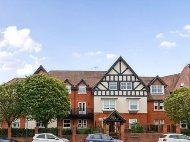 Sunningdale, Berkshire, 2 Bedroom Retirement