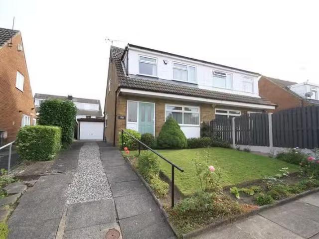 Sunningdale, Fairweather Green BD8 3 bed semi detached house f.