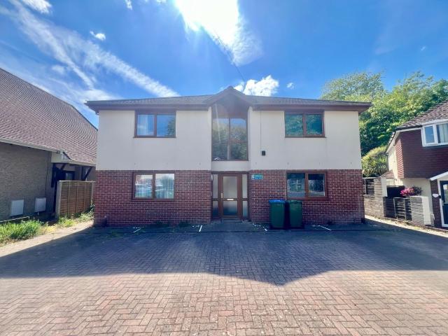 Sunningdale Gardens, Southampton, Hampshire SO18, 1 bed flat to rent, £900 pcm | PrimeLocation
