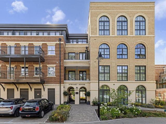 Sunningdale Park, Sunningdale 2 bed apartment to rent £2,800 pcm £646 pw