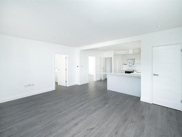 Sunningfields Road, Hendon NW4 2 bed apartment to rent £2,002 pcm £462 pw