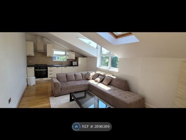 Sunningfields Road, London NW4, 1 bed flat to rent, £1,600 pcm | PrimeLocation