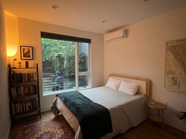 Sunny 1 bedroom in Bed Stuy with Private Bath