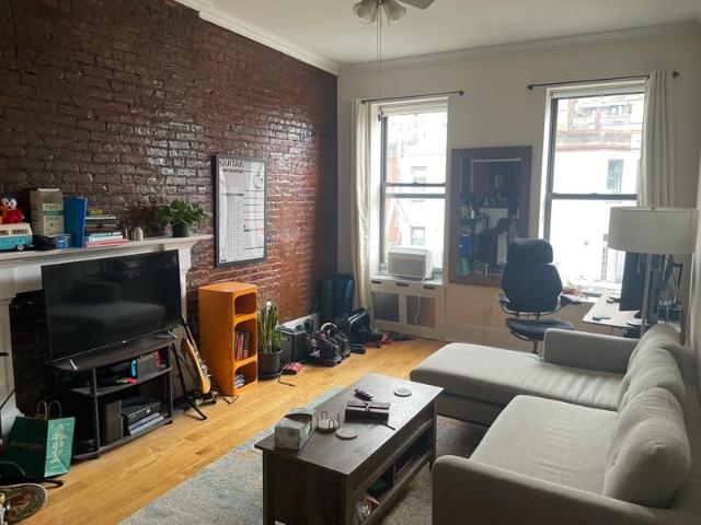 Sunny 1B1B Apartment Steps from Central Park