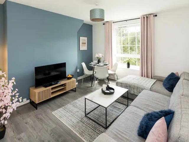 Sunny 2B/1B Flat near London Bridge Has an Apartment