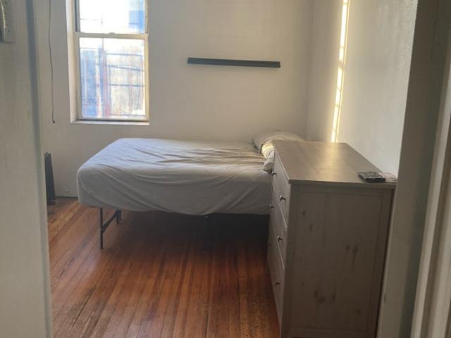 Sunny, top floor room, elevator bldg